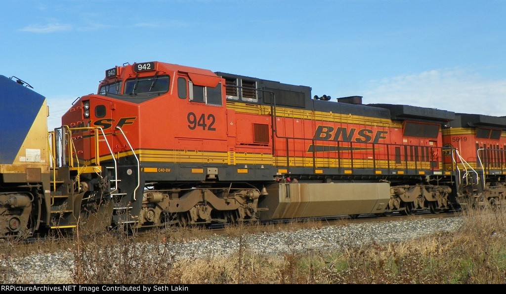 BNSF 942